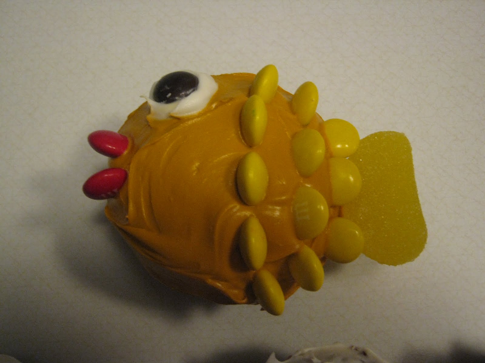 Holy Hannah's: Fish Cupcakes