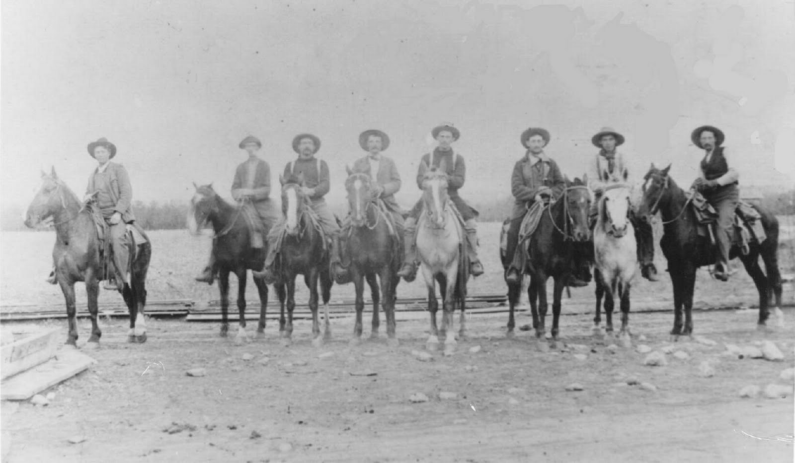 Views of the Past: Life on the Trail and in the Cattle Town for an ...