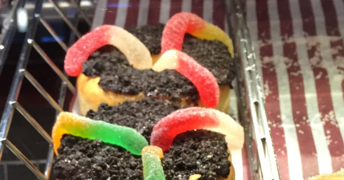 Dirt & Worms With Oreo Donut From Tim Hortons / ティム・ホートンズのダート&ミミズとオレオ ...