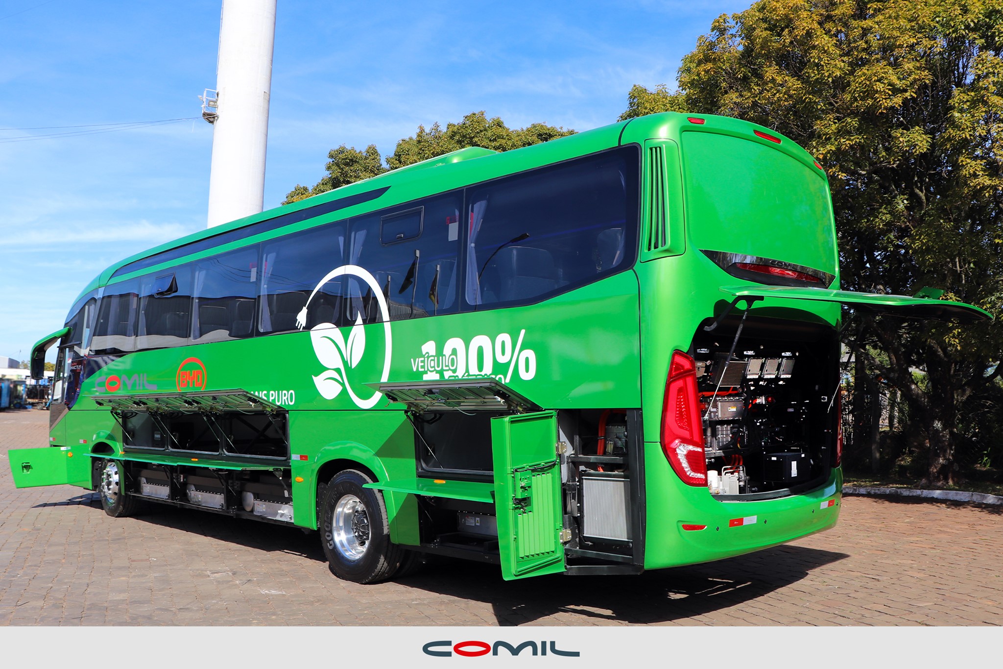 Comil presenta su primer bus 100 % eléctrico
