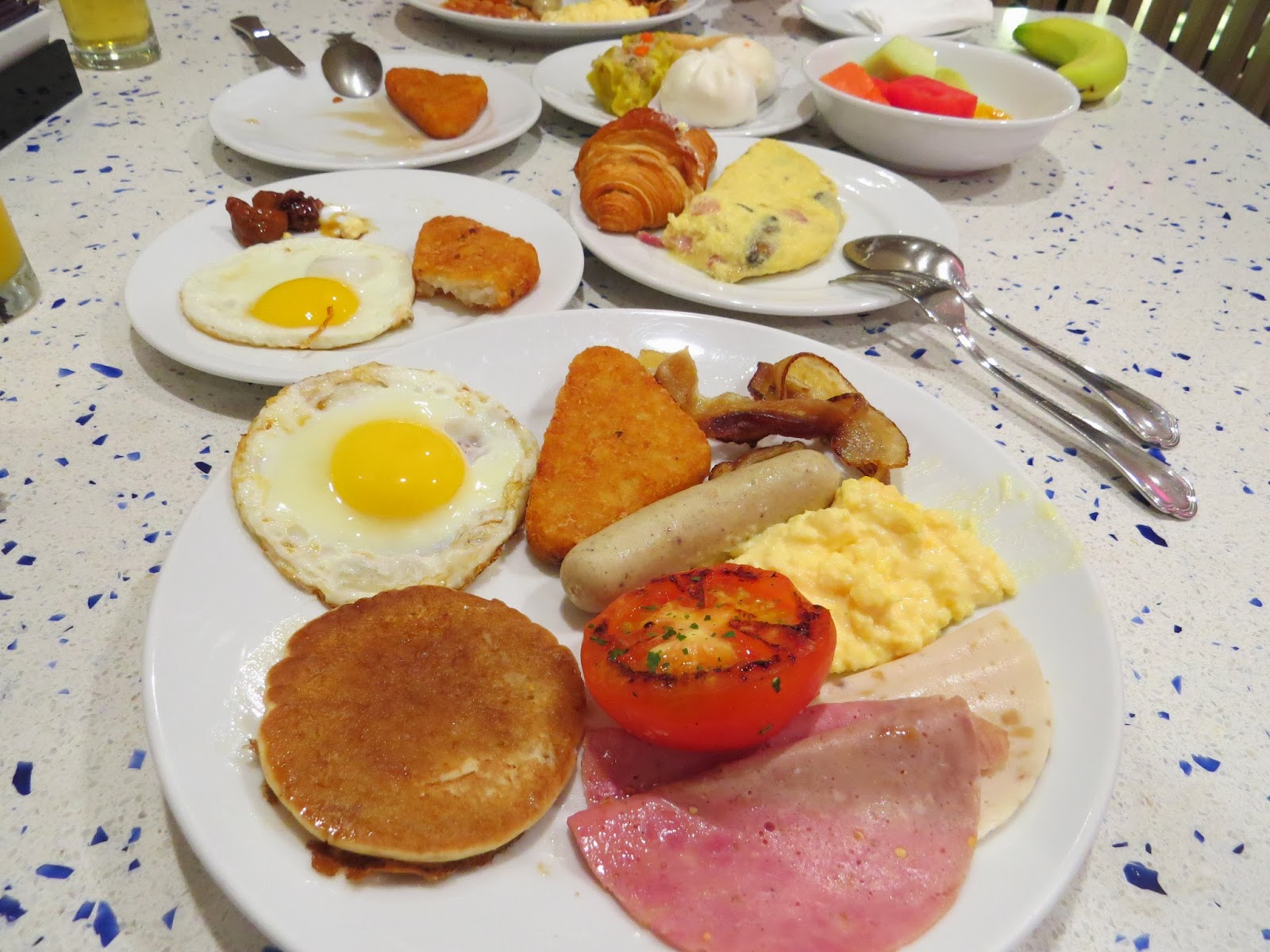 Cafe Mosaic Breakfast/Staycation @ Carlton Hotel Singapore | JACQSOWHAT ...