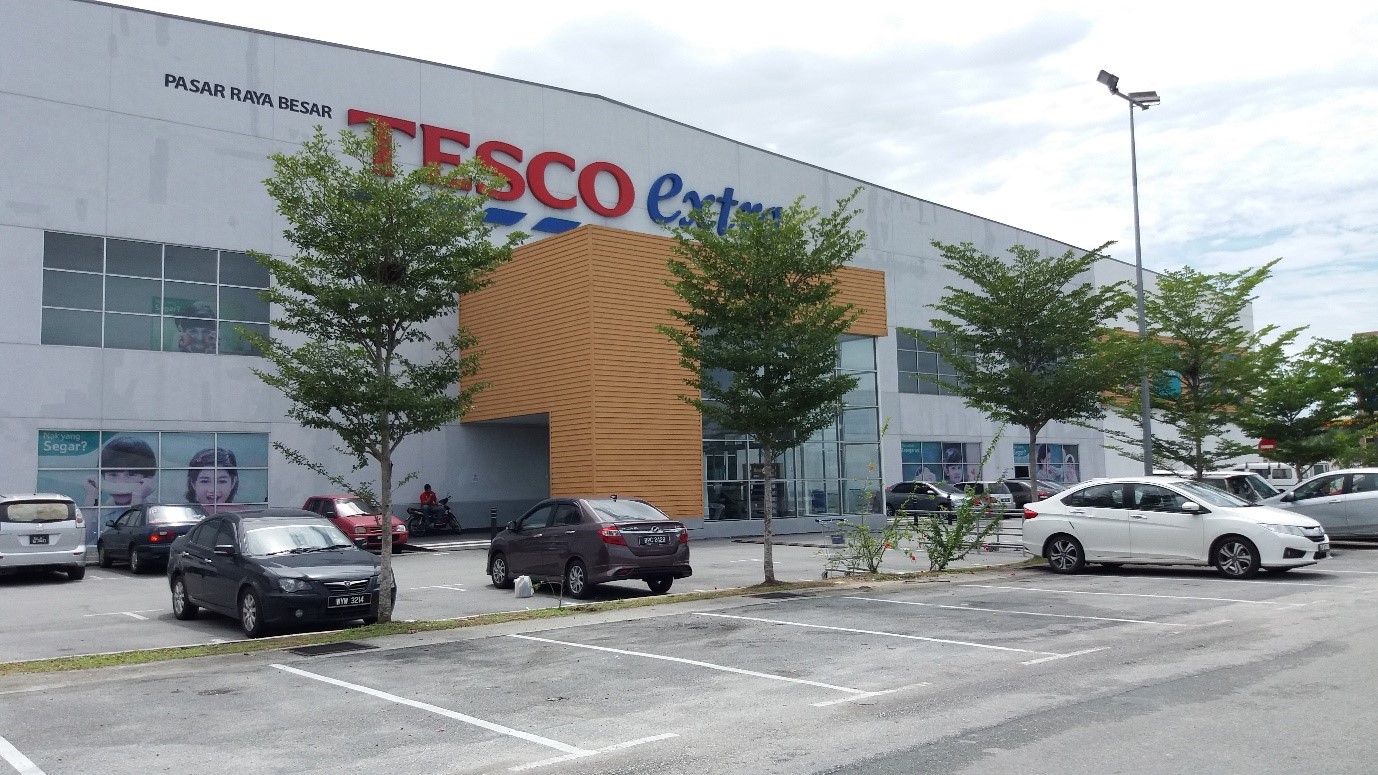 Mohd Faiz bin Abdul Manan: Tesco Extra Jenjarom Mall