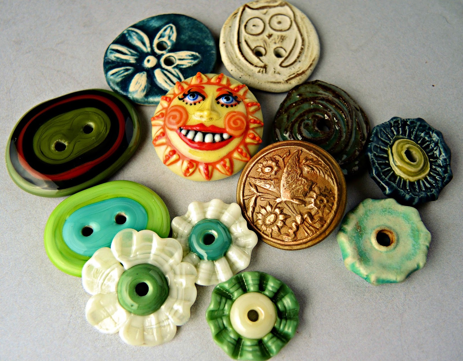 Love My Art Jewelry: Fabulous Buttons