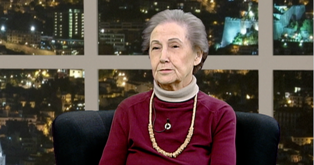 THIS and THAT: Morreu a escritora Helena Marques