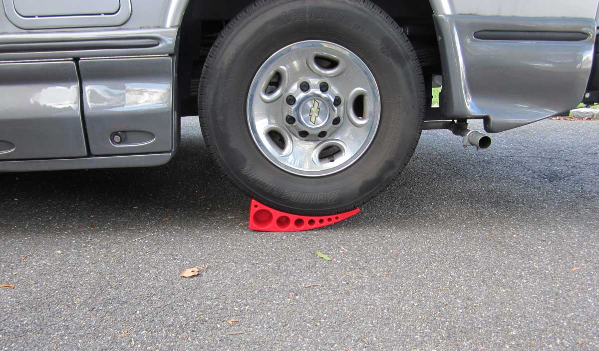 Meryl and Me Hit the Road : A Better Way to Level a Roadtrek