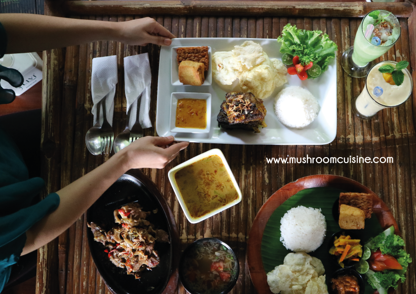 Kebon Awi Kaffee: Masakannya Nikmat Pemandangannya Sedap | Mushroom Cuisine