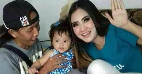 Gak Nyangka, 4 Pria Biasa Berhasil Nikahi Artis Super Cantik, Kamu Harus Tahu | SEPUTAR BERITA ...