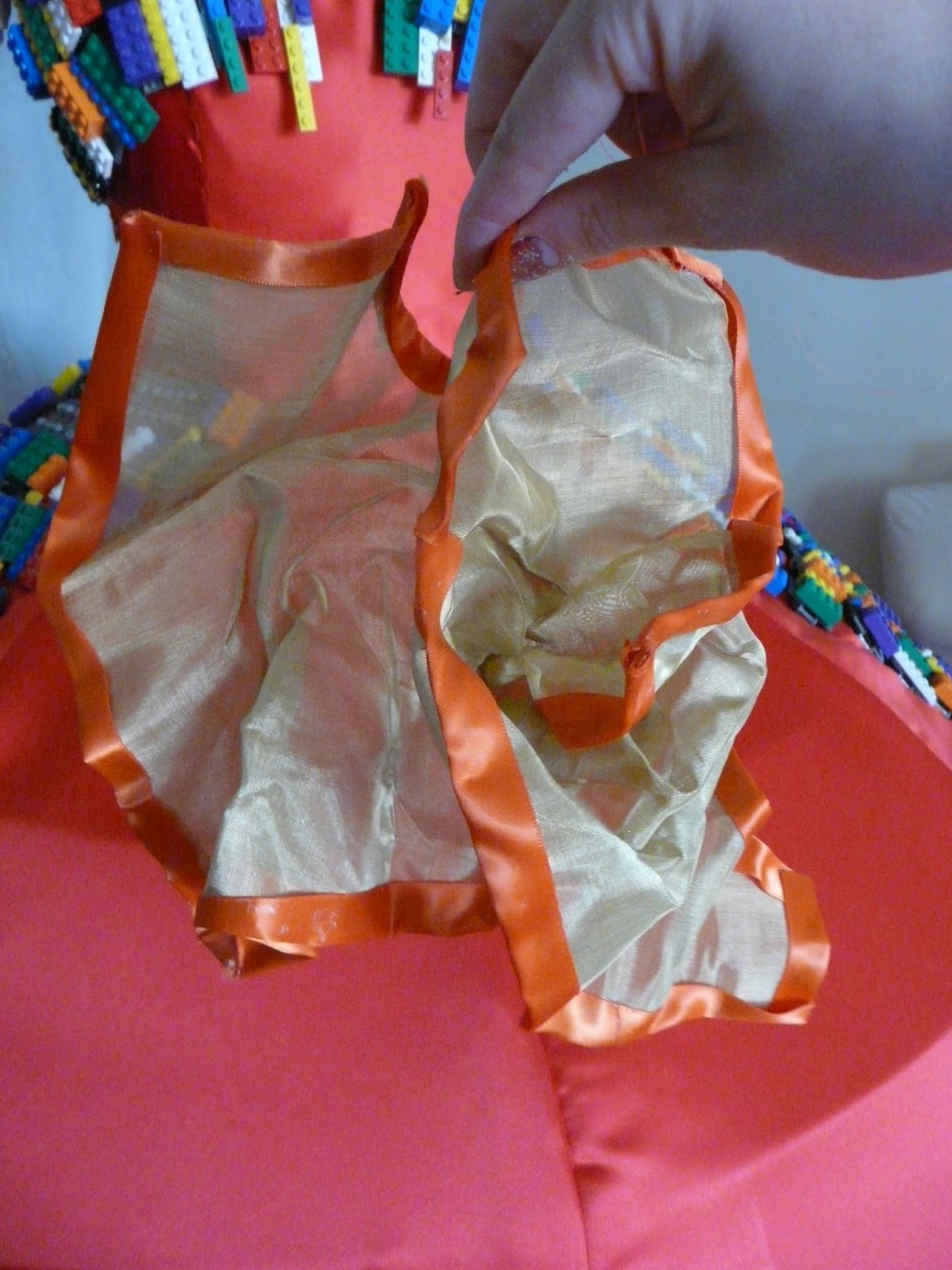 Cycle in Heels : THE LEGO DRESS FOR THE FASHION WEEK