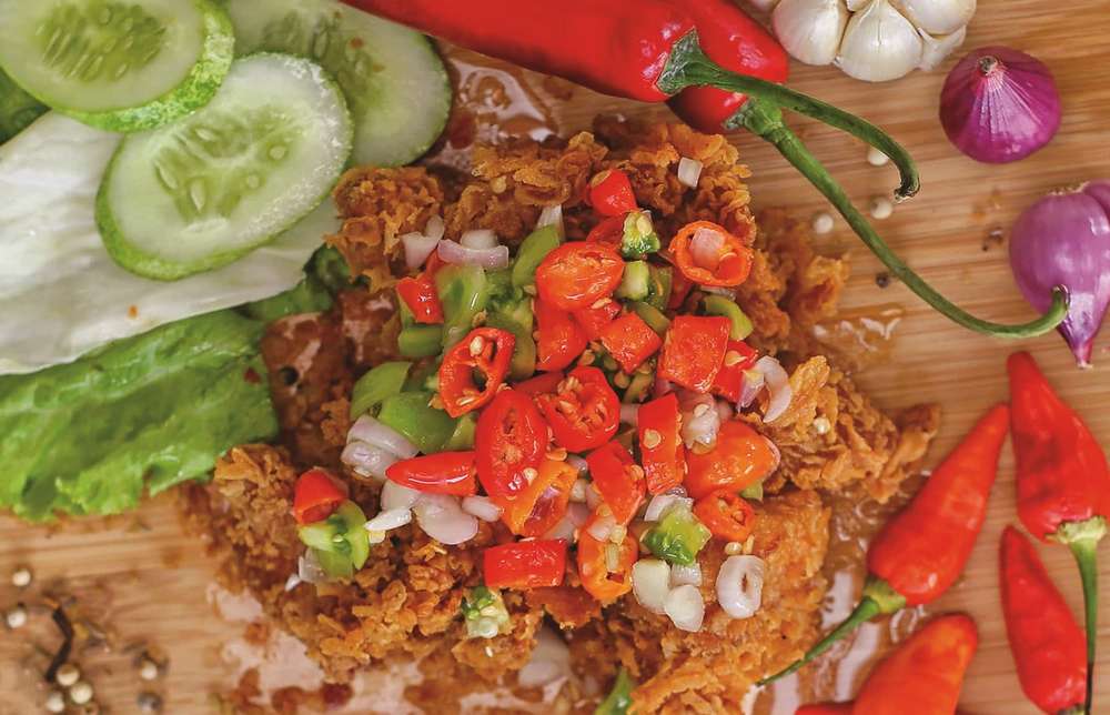 15 Tempat Makan Ayam Geprek Paling Enak di Indonesia 15 Tempat Makan Ayam Geprek Paling Enak di Indonesia