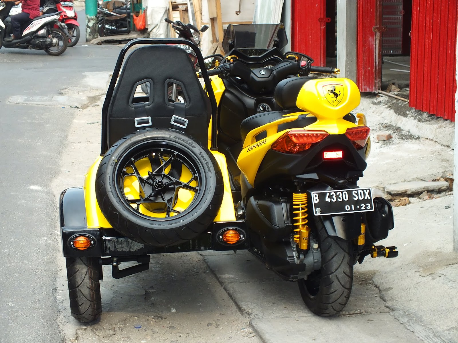 Oracle Modification Concept: YAMAMA XMAX 250 Modifikasi Sidecar Pesanan ...