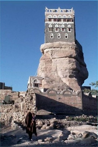 35 Strange Buildings From around the world