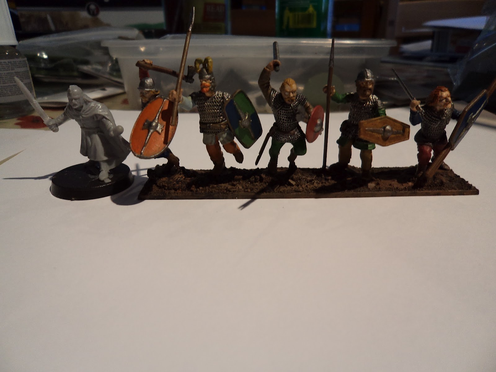 Wolves on the Tide: Scale comparison for Dark Ages 28mm plastic miniatures!