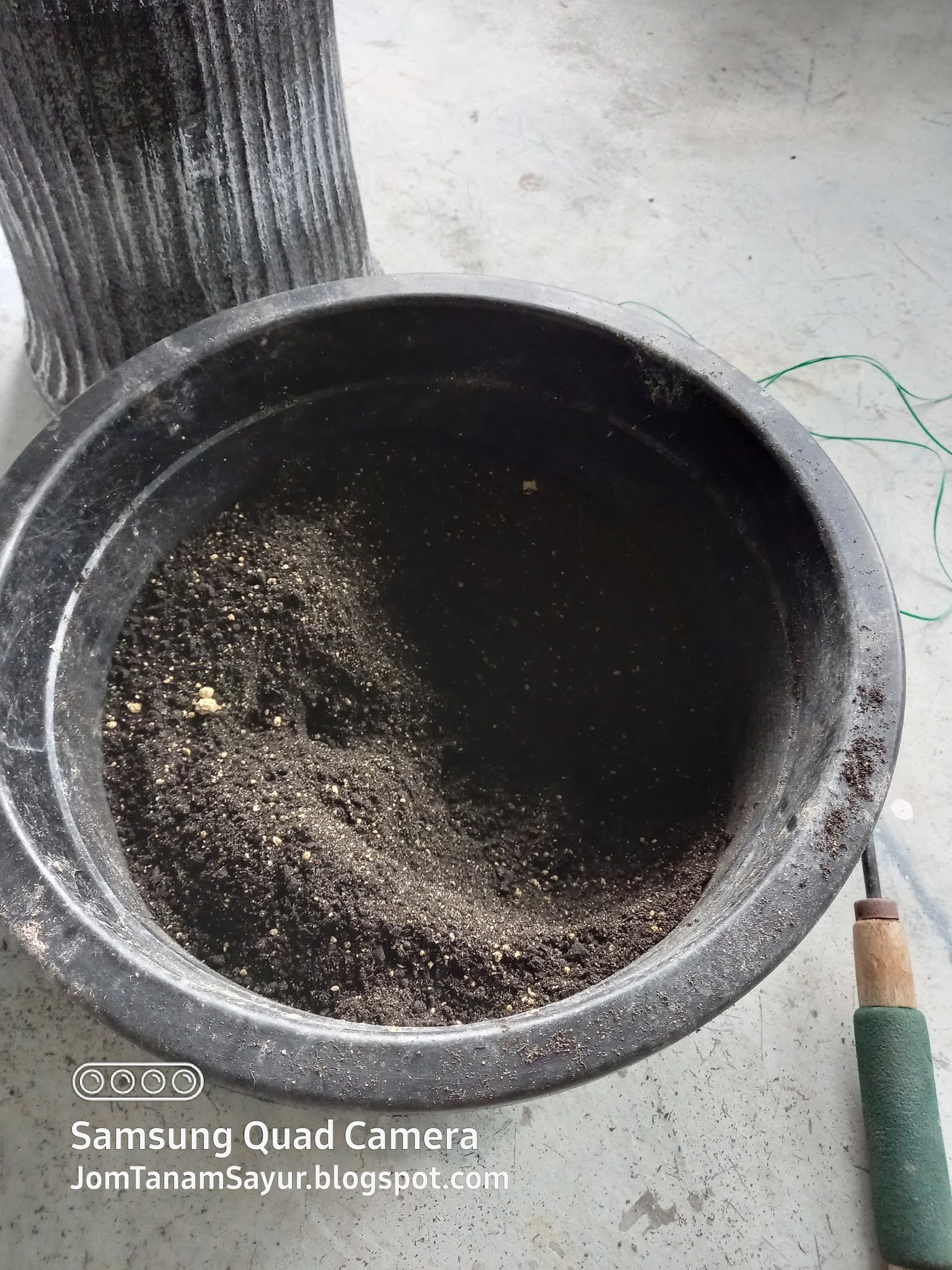 Jom Tanam Sayur ( JTS ) : DIY : Pasu Gantung Pokok Bunga dari Botol ...