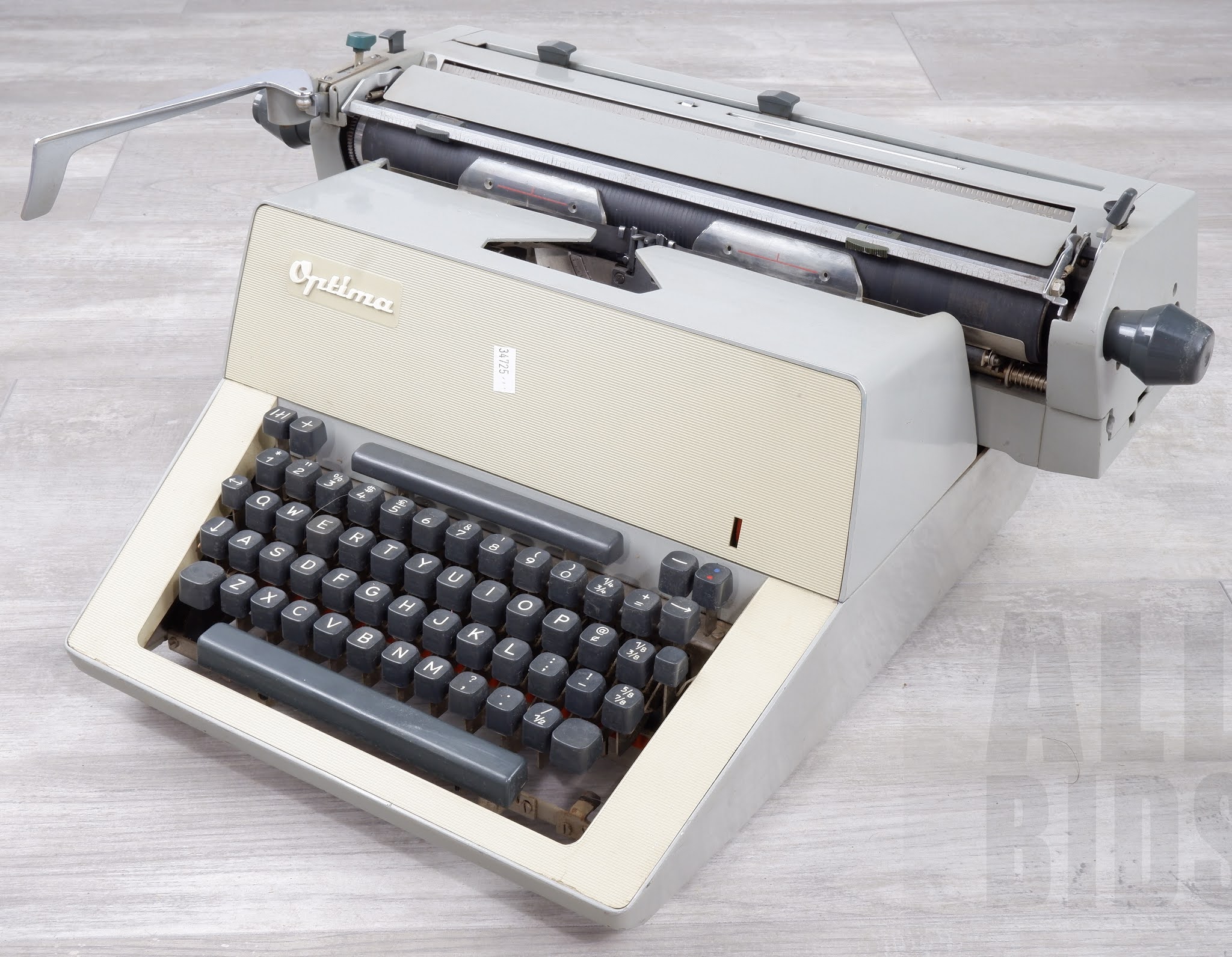 oz.Typewriter: Optima M14 Standard Typewriter