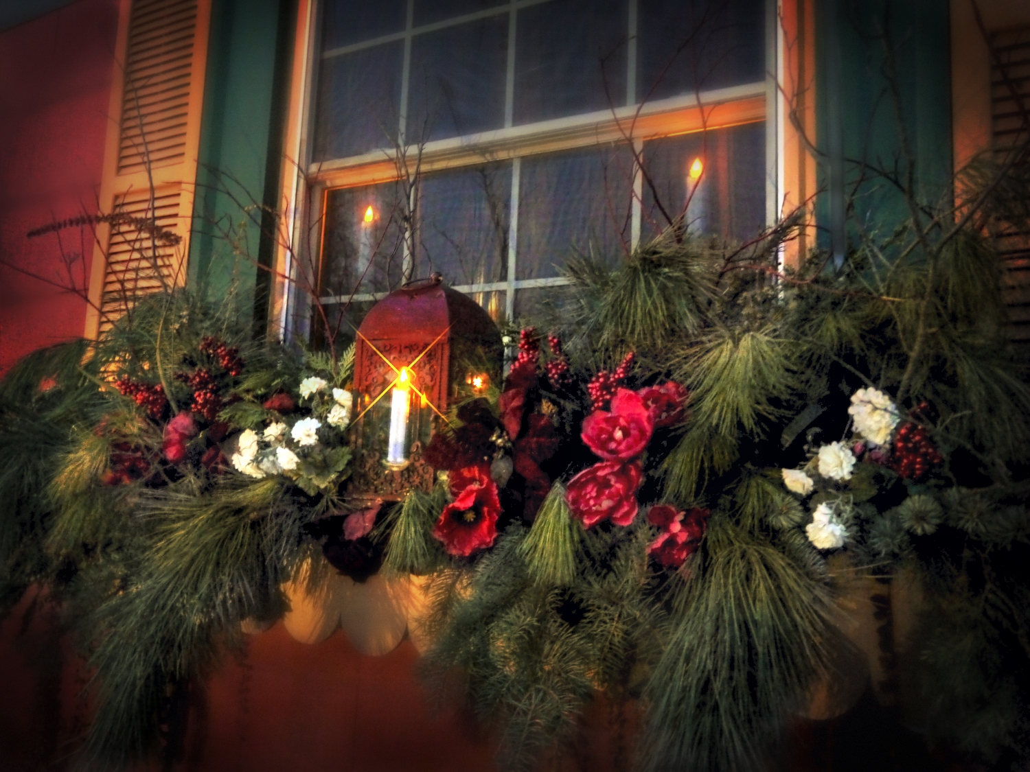 Suzy Homefaker: Mr. Christmas Led Candle Window Clings