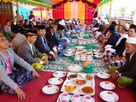 Insanak kitte: SAPRAHAN (MAKAN BERSAMA)