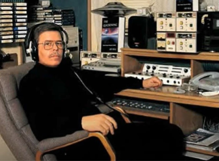 UFO-Prophet: Coast to Coast AM with Art Bell (Mar. 17, 1998): Debate ...