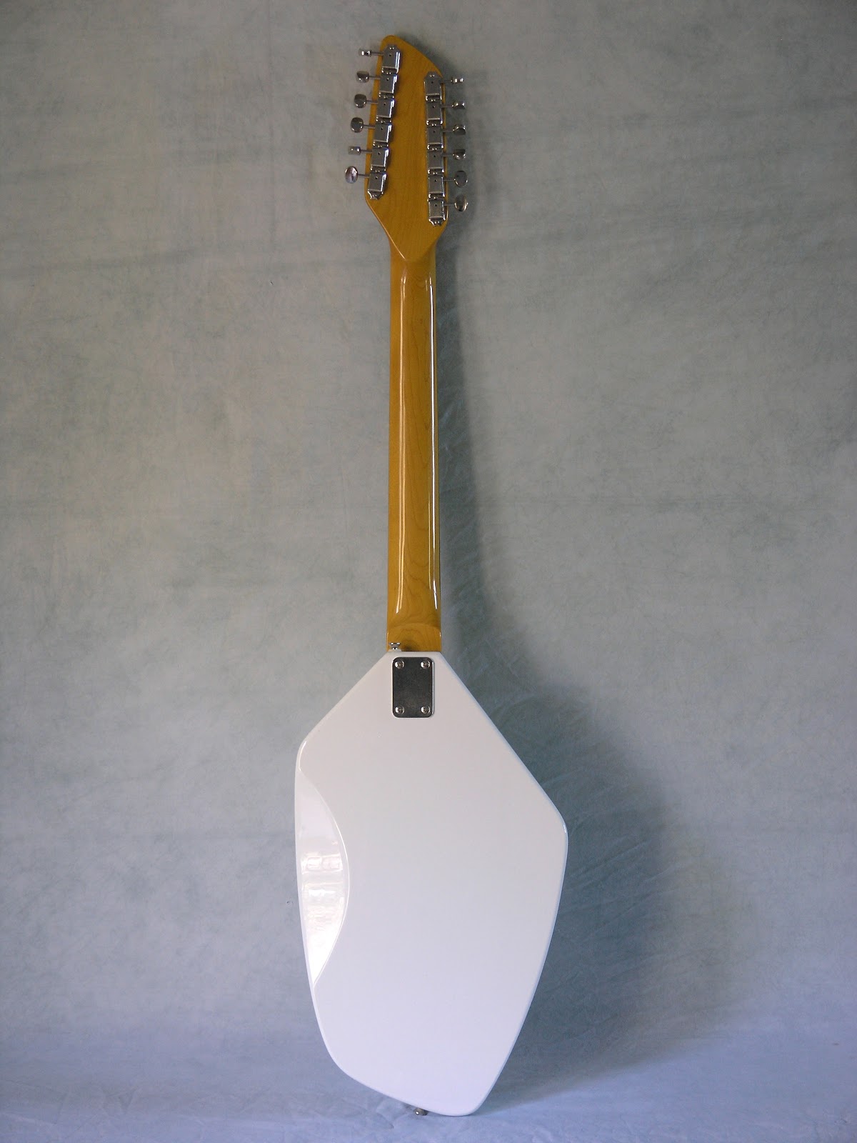 Jerry's Lefty Guitars newest guitar arrivals. Updated weekly!: Phantom ...