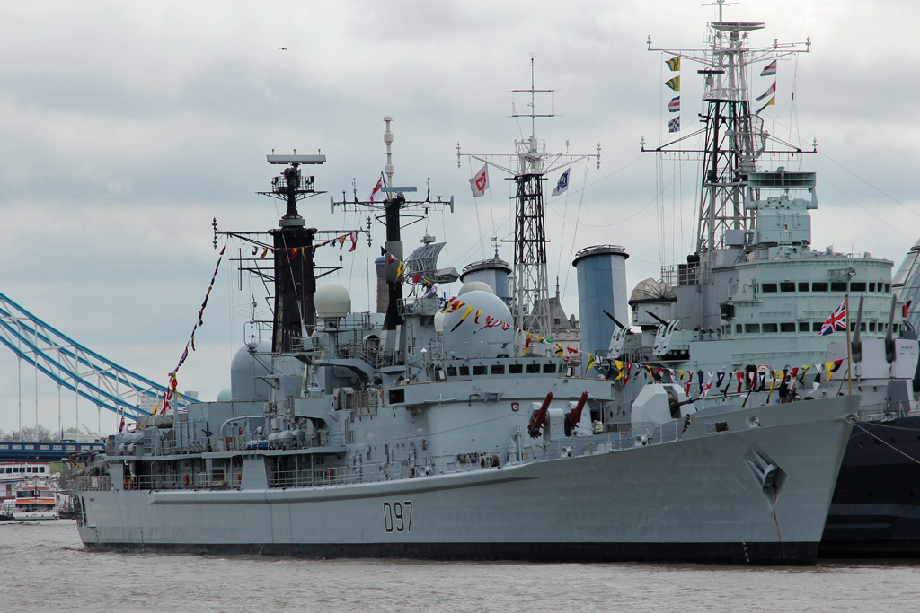 UK Shipping: HMS EDINBURGH (D97) moored at HMS Belfast near Tower ...