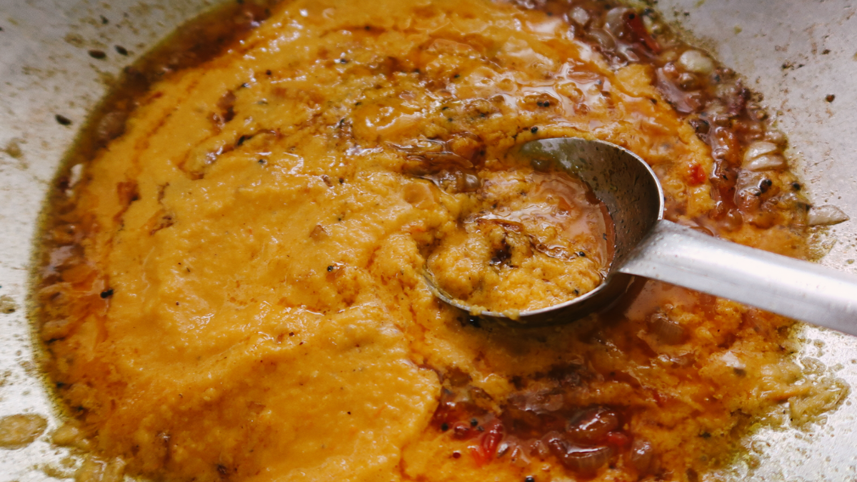 Misal Pav Recipe | Spicy Misal Recipe - The Pretty City Girl | Indian ...