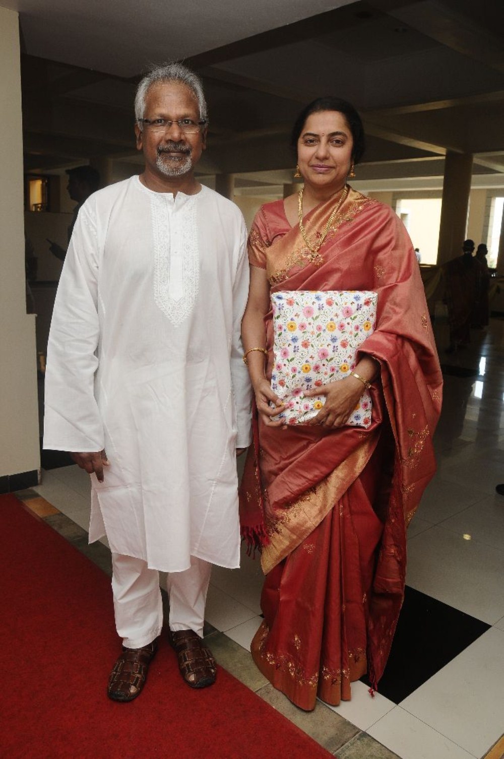 GV Prakash Saindhavi Marriage Photos - Hot PHOTOSHOOT Bollywood ...