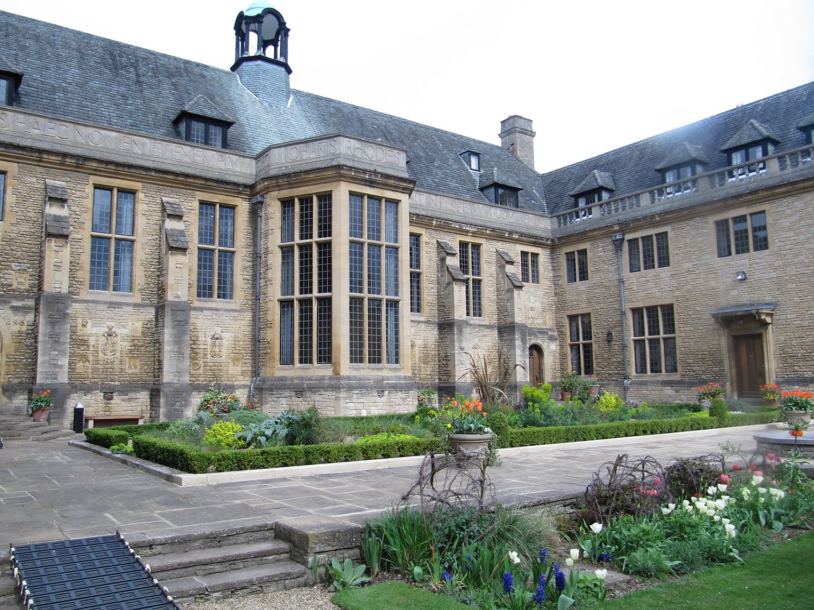 Rev. Steve and Sue's Blog: Rhodes House-Inside & Out