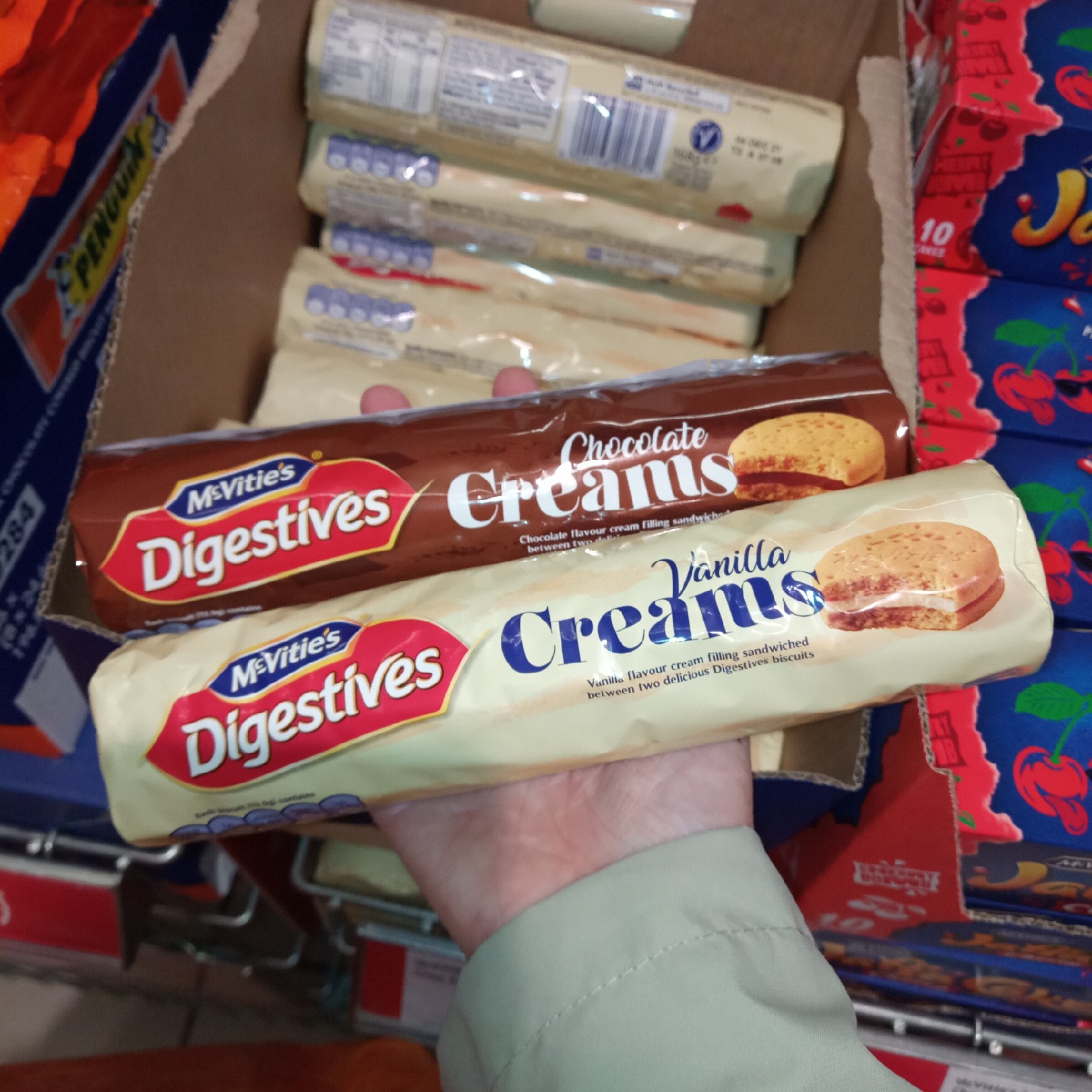 Supersupergirl's Food Reviews: McVities Hobnobs: Sticky Toffee pudding ...