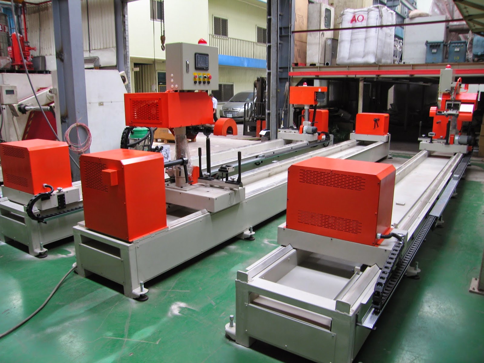 AUTOMATICALLY PLASTIC PVC PIPE DRILLING MACHINE: Catalogue