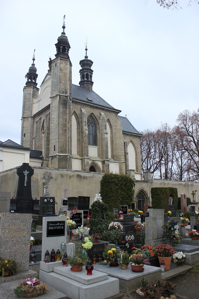 Kostnice v Sedlci u Kutné Hory a v polské Čermné - uneseni