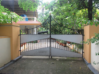 Kerala Gate Designs: Small gate in Kerala