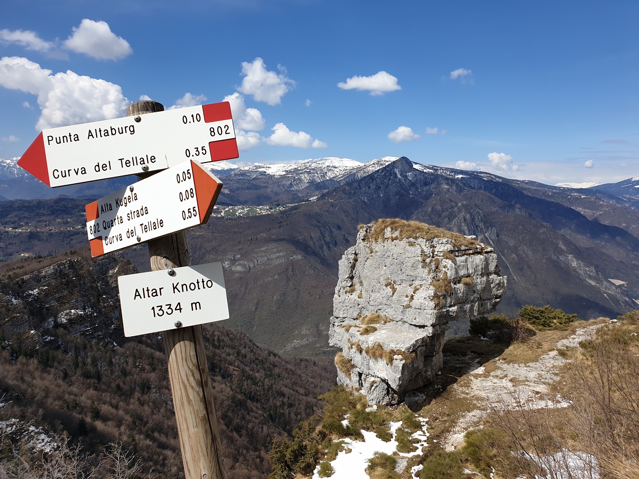 Su strade e sentieri: PEDESCALA - CASTELLETTO DI ROTZO - ALTARKNOTTO ...