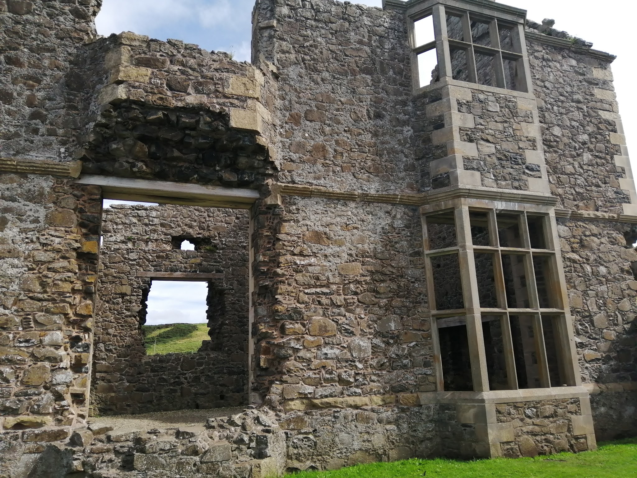 Sam's Ramblings : Dunluce Castle - Romanticism, Legend, History and ...