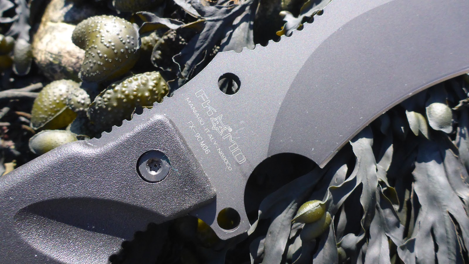 Hardcore Knives and tools for Wilderness Camping