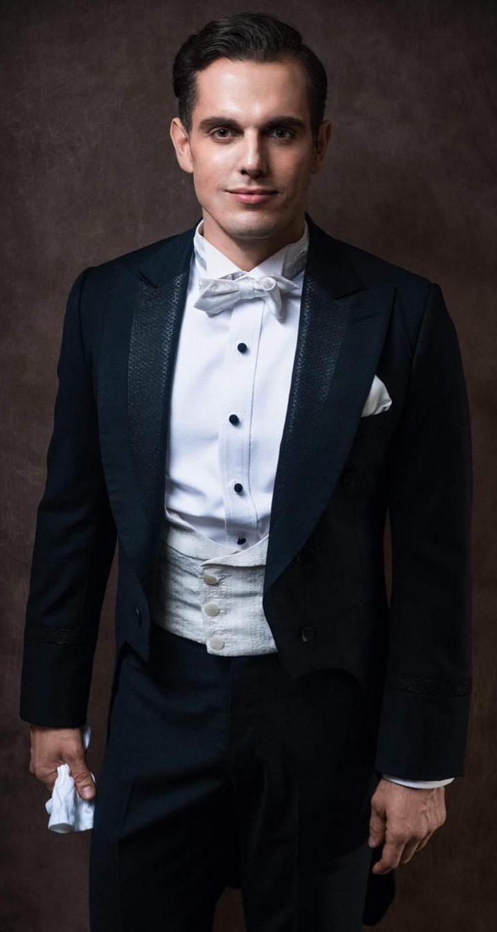 JK's TheatreScene: Standing @ Zero: Moulin Rouge's Kyle Brown