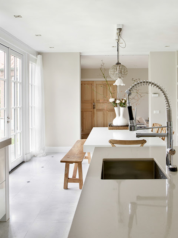 A BRIGHT WHITE HOME IN THE NETHERLANDS