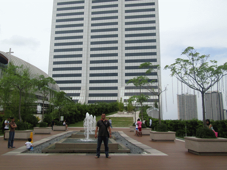 INSPIRING JOURNEY: SM Aura: Captivating Aura in Bonifacio Global City