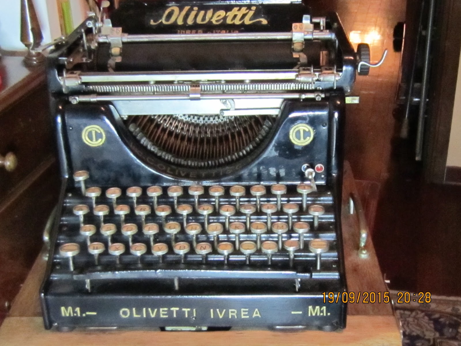 Olivetti M1 | Typewriter - La Macchina per Scrivere