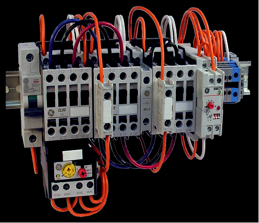 50 ciclos por segundo: Maniobras básicas en lógica cableada