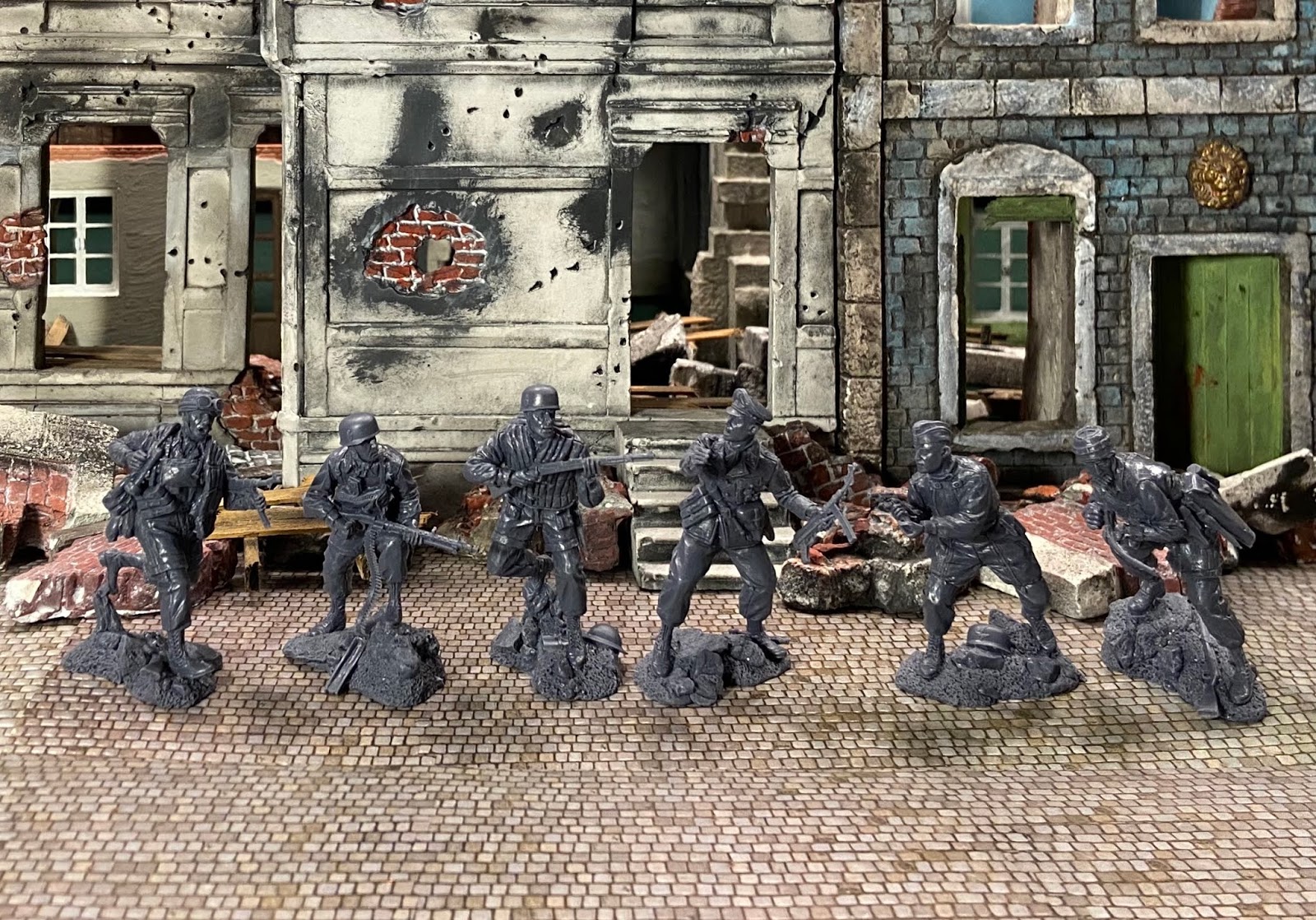 WWII Plastic Toy Soldiers: Plastic Platoon - Toy Soldiers