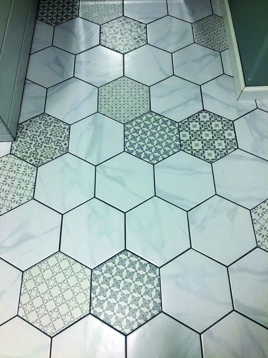 34 Ceramic Tile Floor Ideas That Inspire To Beautify Your Home | ARA HOME
