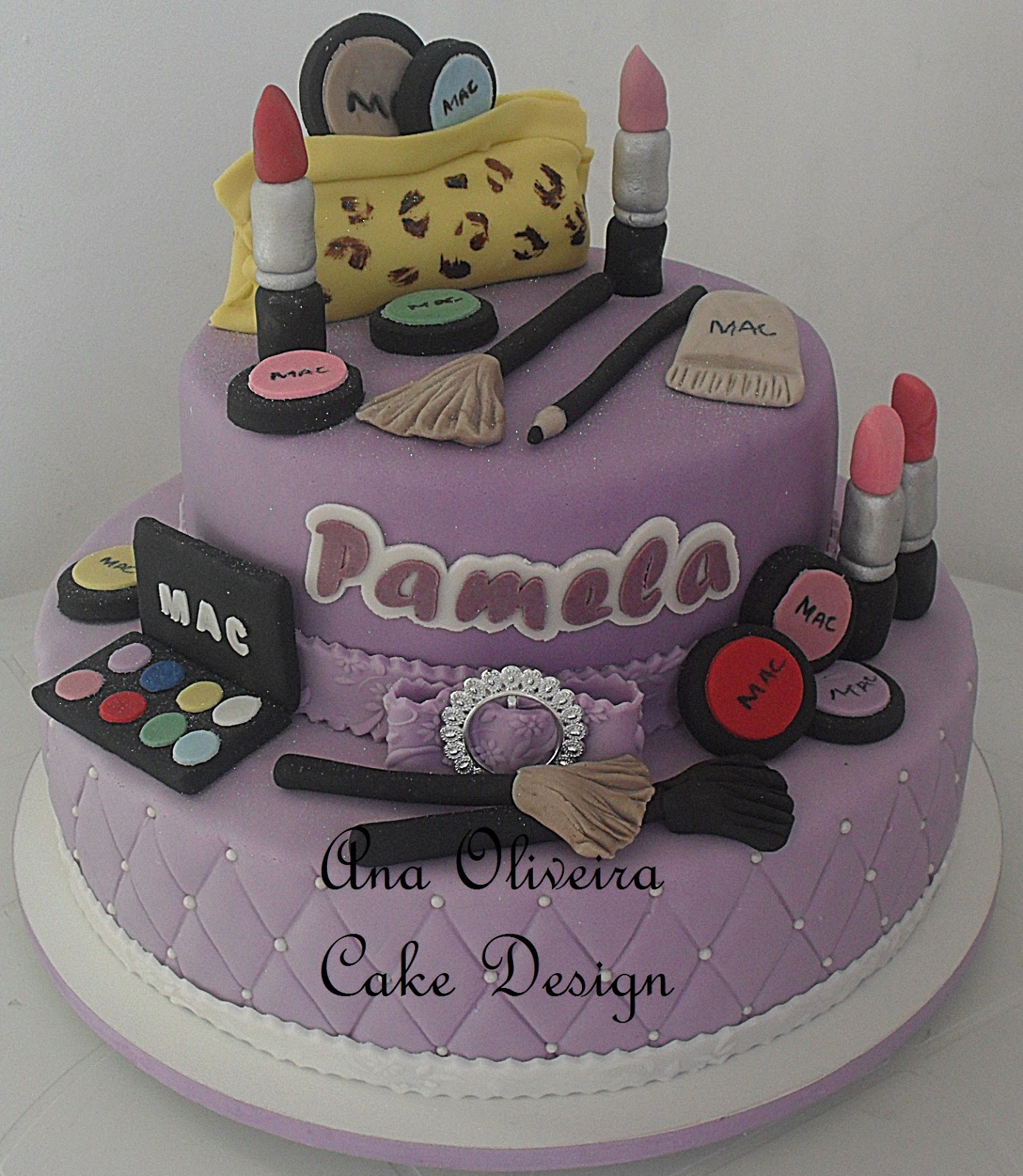 Bolos Decorados Artísticos Rio de Janeiro: Bolo Maquiagem MAC