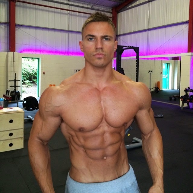 Bodybuilding Junction: The PEC tacular Michael Thurston