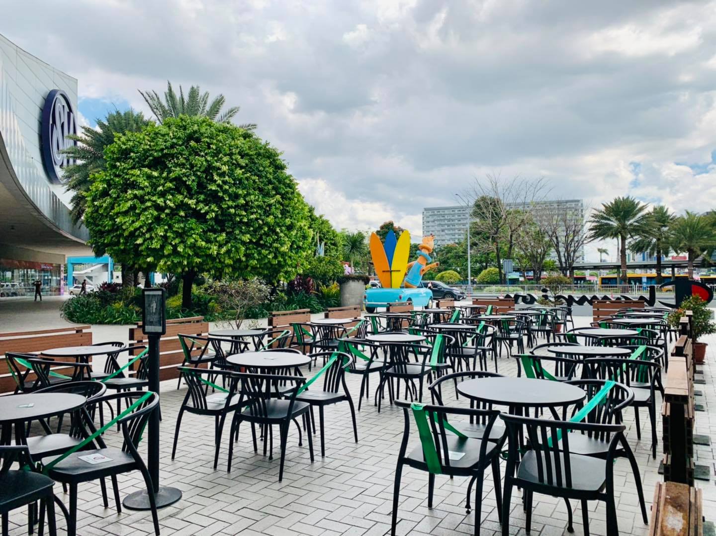 SM Malls transformed their open spaces into al fresco dining areas - It ...