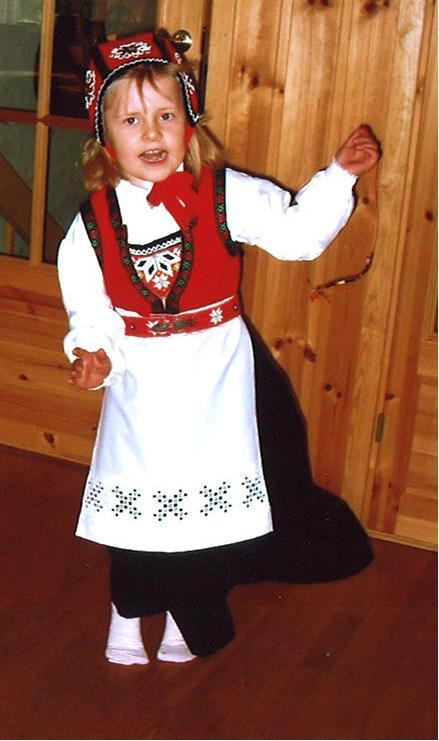 Things I love to make: A Hardanger bunad for my daughter