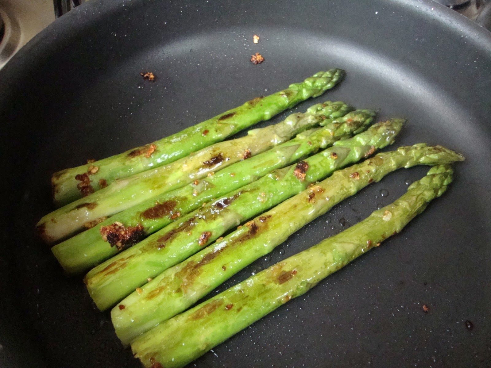 CUISSON AMOUR: ASPARGO FRESCO NO AZEITE - simples