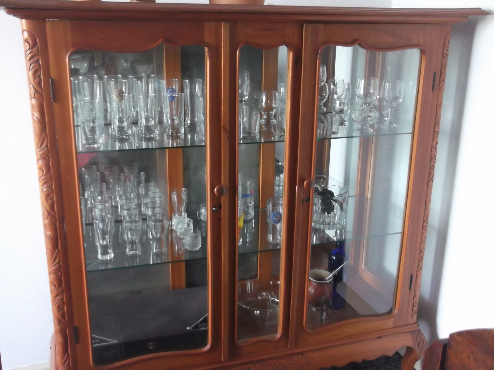 Só em Ilhéus: PUBLICIDADE - VENDE-SE MÓVEIS ANTIGOS DE MADEIRA IPÊ AMARELO