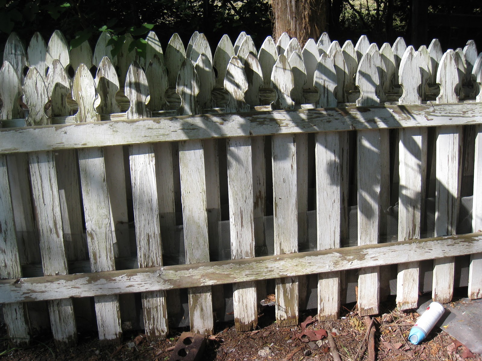 Repurposed For Life: OLD GLORY FROM AN OLD PICKET FENCE