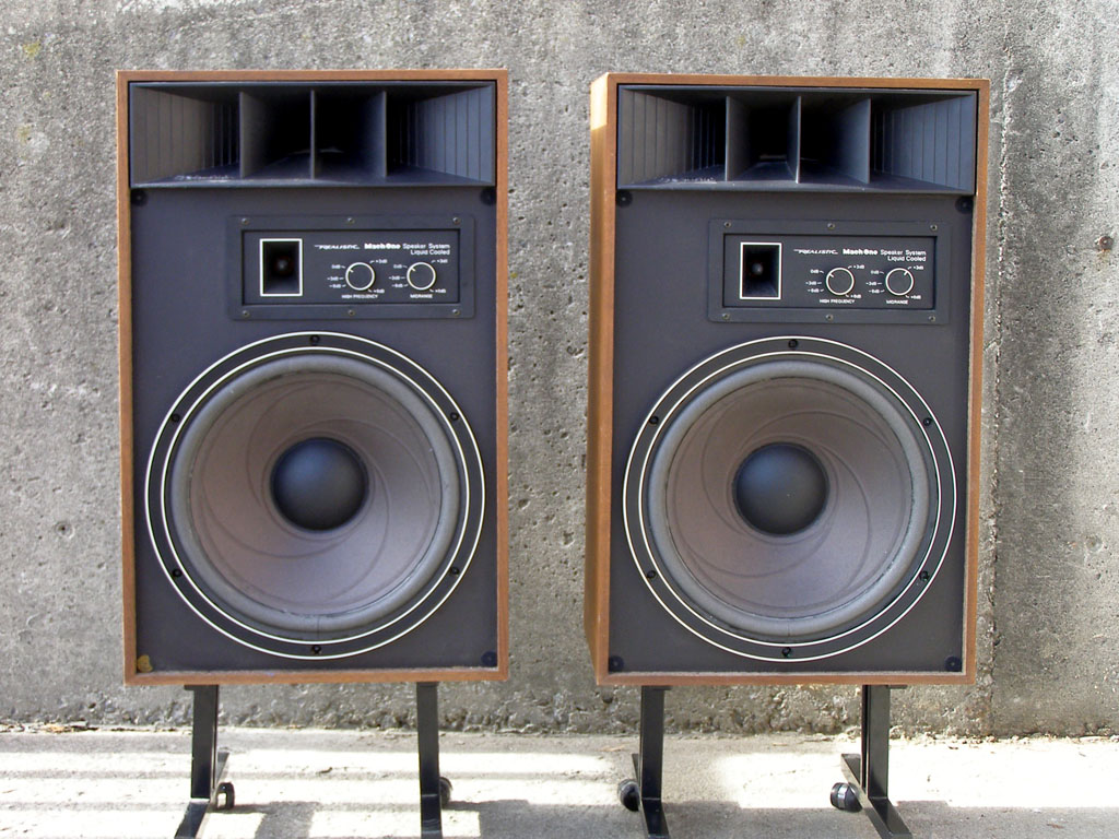 SEVENTIES STEREO: Realistic Mach One 4029 photo.