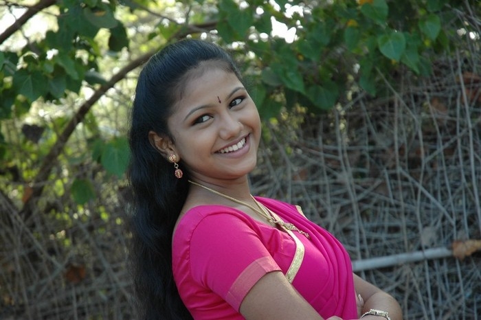 Manisha Jith Saree Photos Gallery - Hot PHOTOSHOOT Bollywood, Hollywood ...