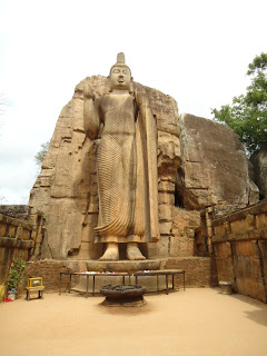 Visiting Wonders: Avukana and Sasseruwa (Ras Wehera) Buddha Statues